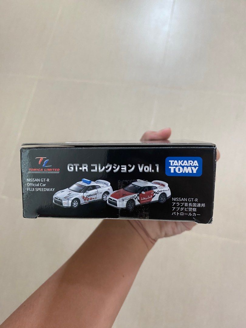 Tomica limited Nissan gtr Official Car Set 1 Nissan Skyline GT-R R35 ...