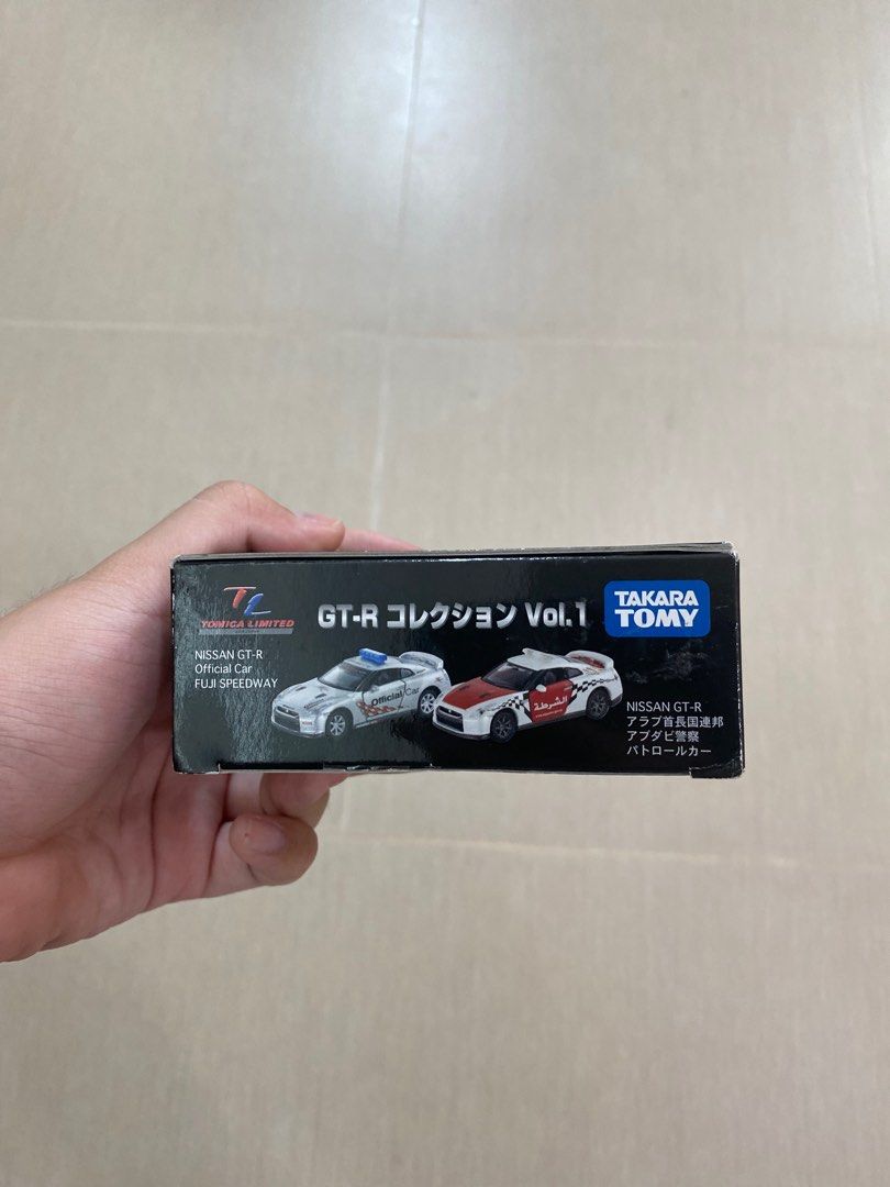 Tomica limited Nissan gtr Official Car Set 1 Nissan Skyline GT-R R35 ...