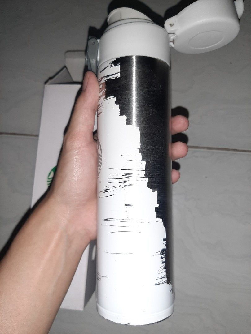 Tumblr starbucks thermos, Komunitas di Carousell