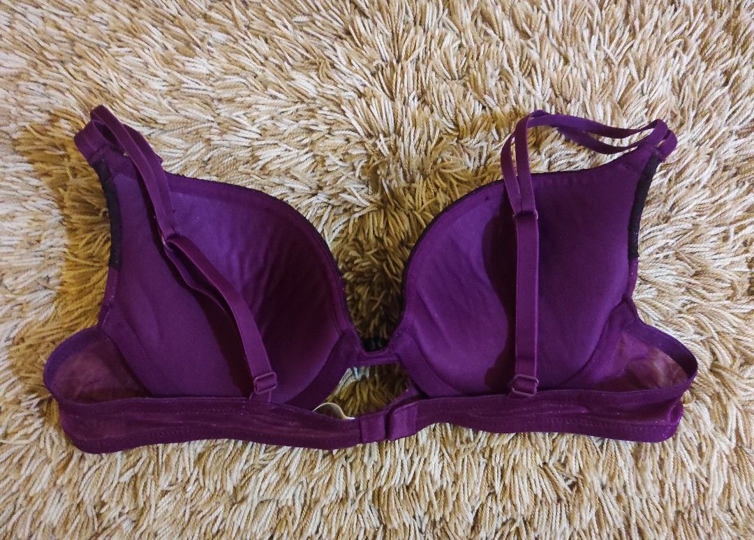 Vassarette Bra 34A, Women's Fashion, Undergarments & Loungewear on ...