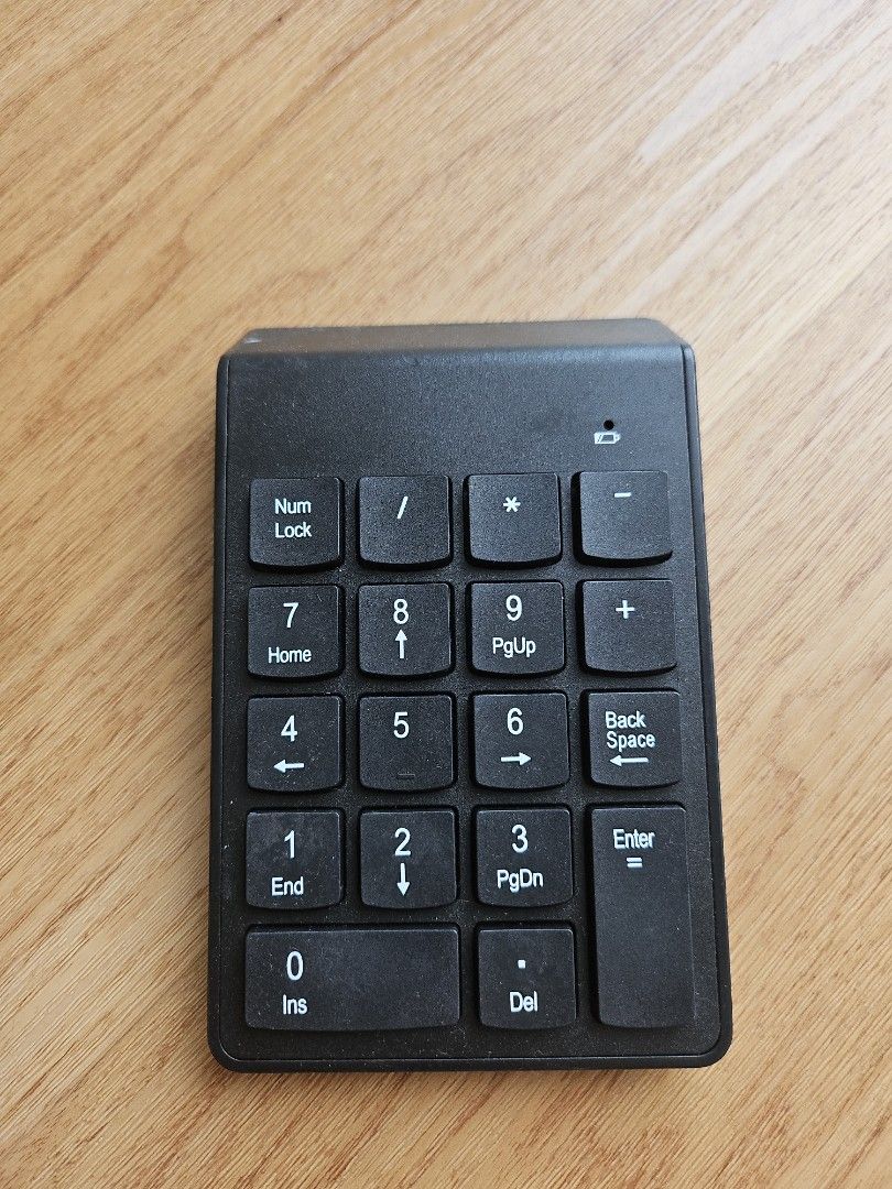 Wireless Keyboard Numeric Pad, Computers & Tech, Parts & Accessories, Other Accessories on Carousell