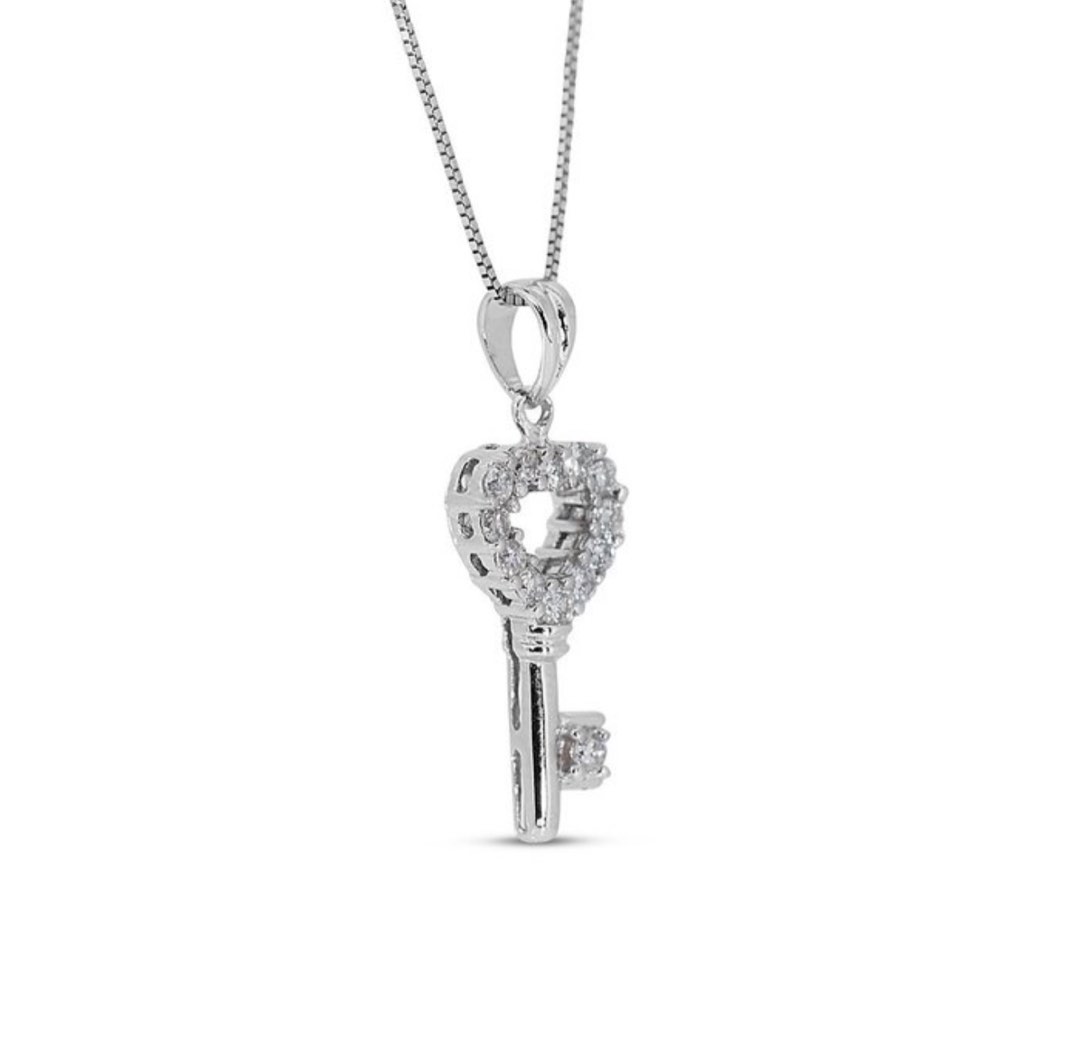 0.5 carat total diamonds 18k 750 hallmark, Women's Fashion, Jewelry ...