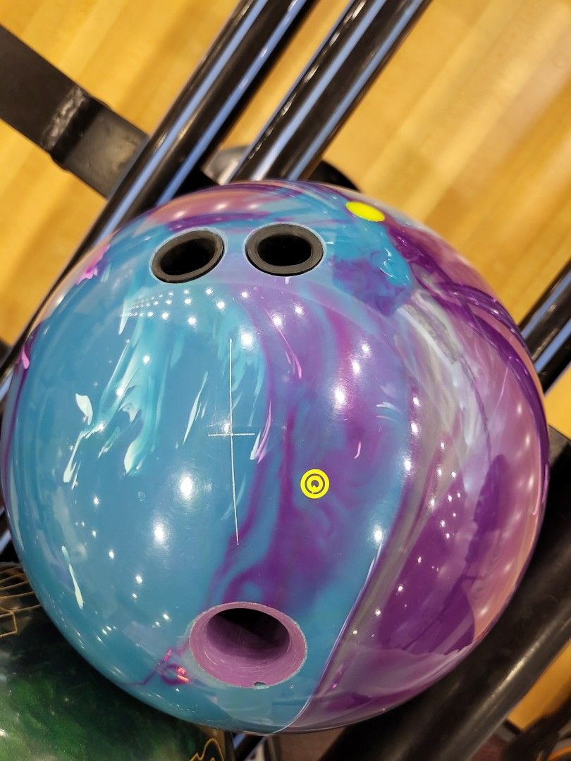 14lbs RH Bowling Bowl, Sports Equipment, Sports & Games, Billiards ...