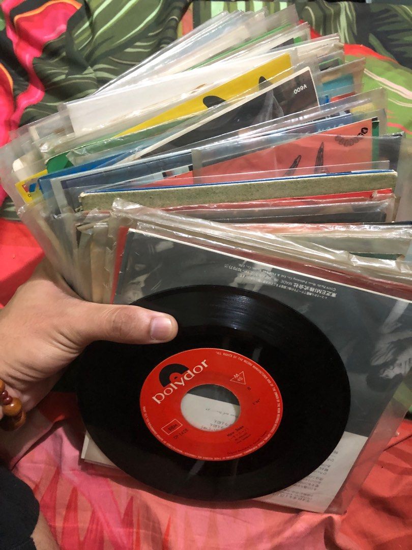 40 pcs assorted japanese 45rpm vinyls, Hobbies & Toys, Music & Media ...
