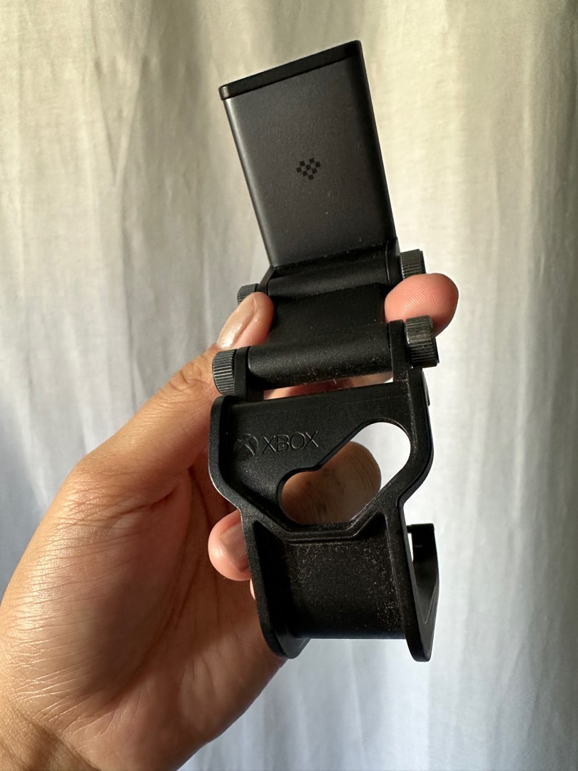 8Bitdo Mobile Gaming Clip for Xbox Controllers, Video Gaming, Gaming ...