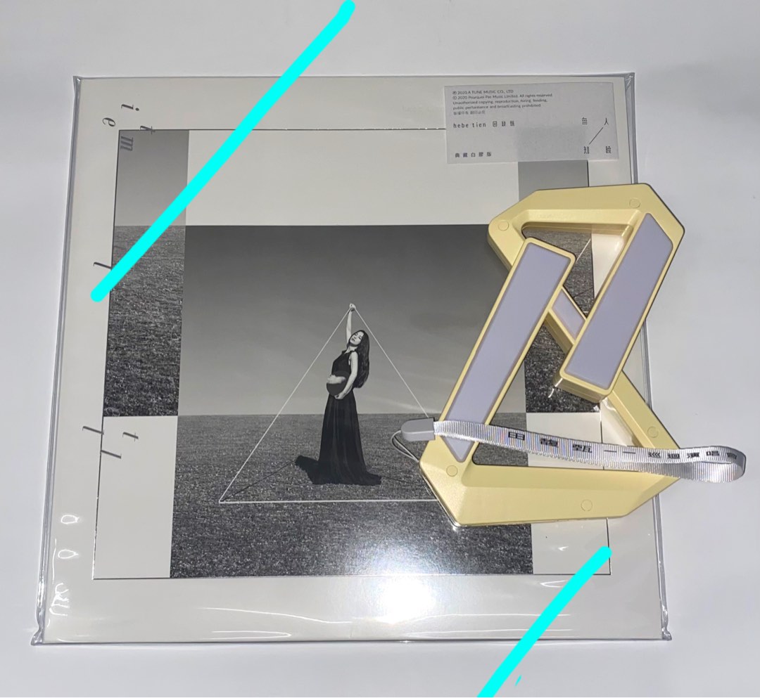 田馥甄 Hebe 無人知曉 黑膠 LP （白膠）送演唱會官方螢光棒, 興趣及遊戲, 音樂、樂器 & 配件, 音樂與媒體 - 黑膠碟 - Carousell