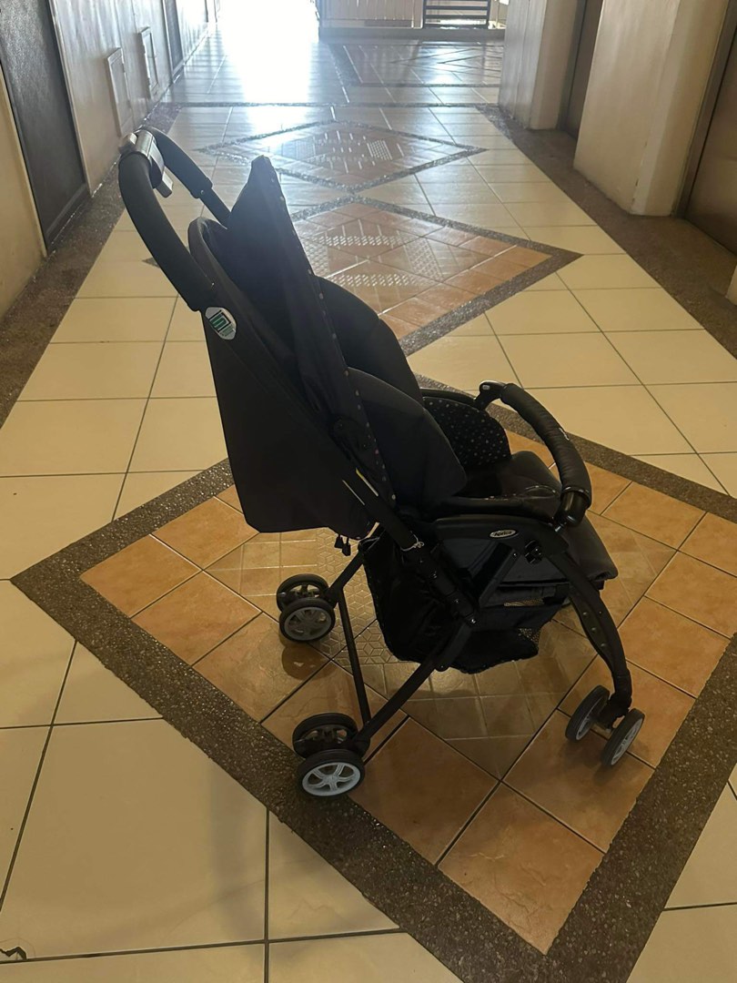Aprica Karoon Light Weight, Babies & Kids, Going Out, Strollers on Carousell
