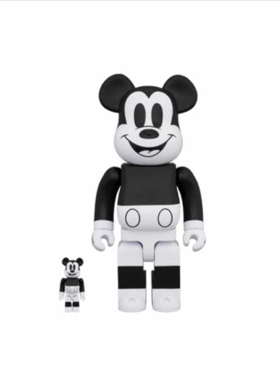 Bearbrick Mickey Mouse B/W, 400% & 100%, Hobbies & Toys, Toys & Games ...