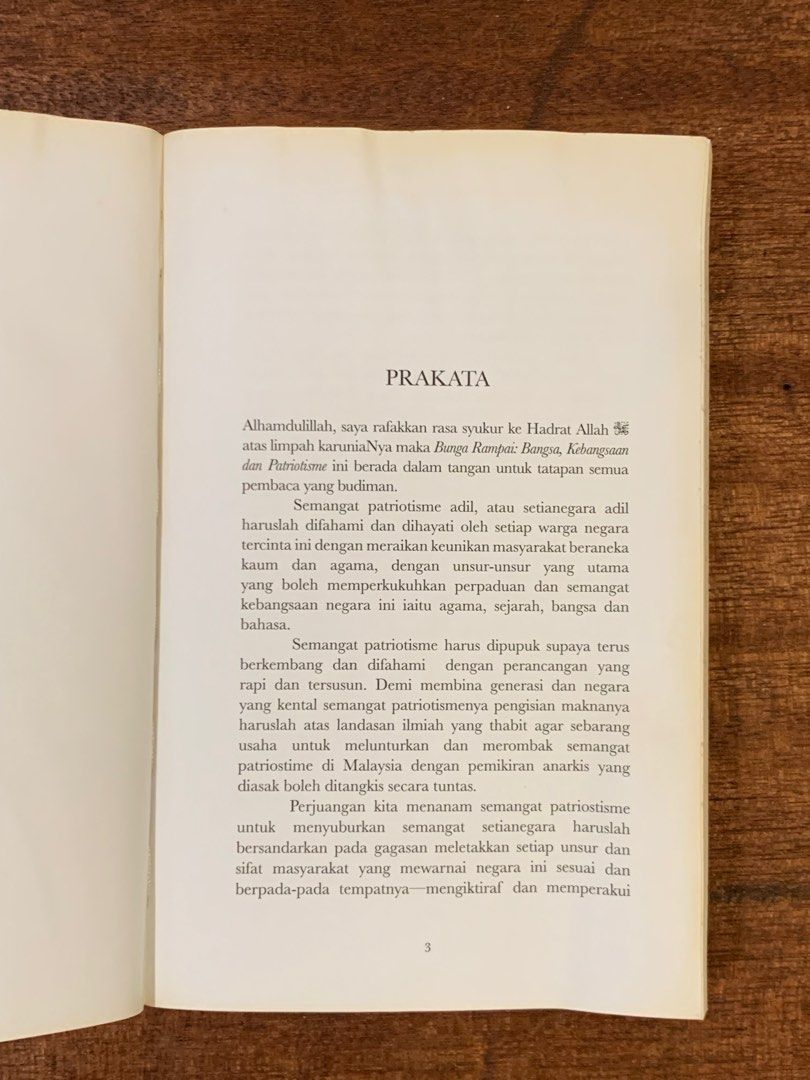 Bunga Rampai Bangsa Kebangsaan & Patriotisme book by Muhammad Zainiy ...