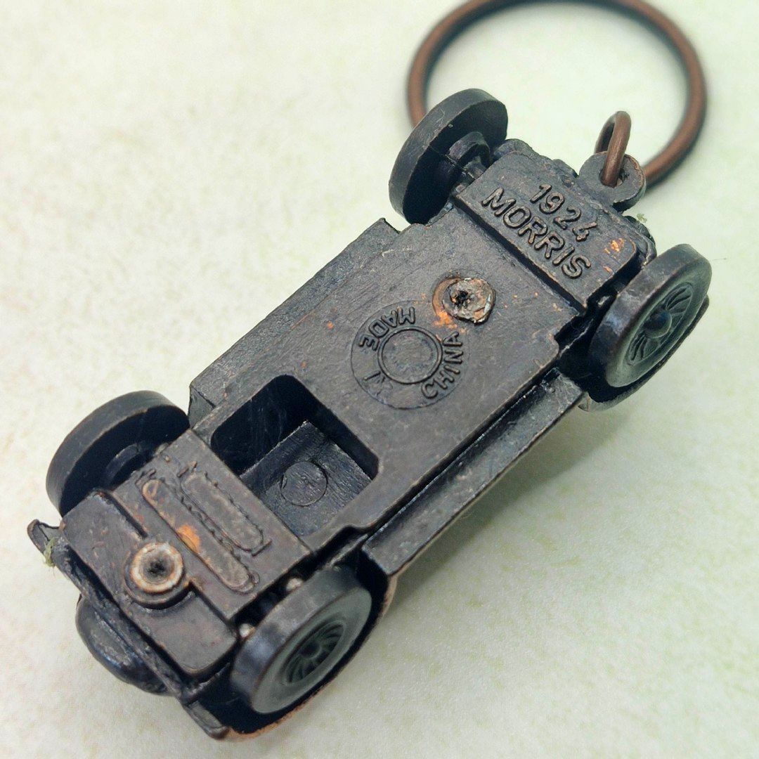 Car keychains Total Fina Elf Morris 1924, Hobbies & Toys, Memorabilia ...