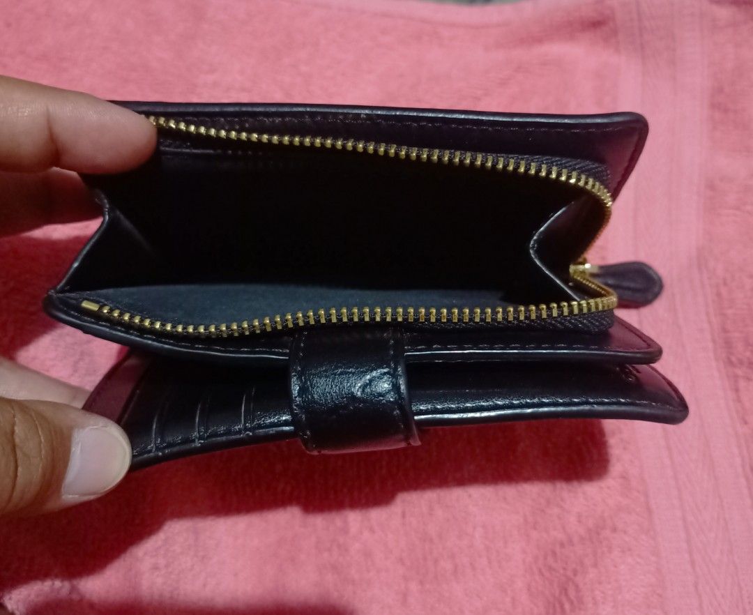 Coach bifold wallet, Women's Fashion, Bags & Wallets, Wallets & Card holders on Carousell