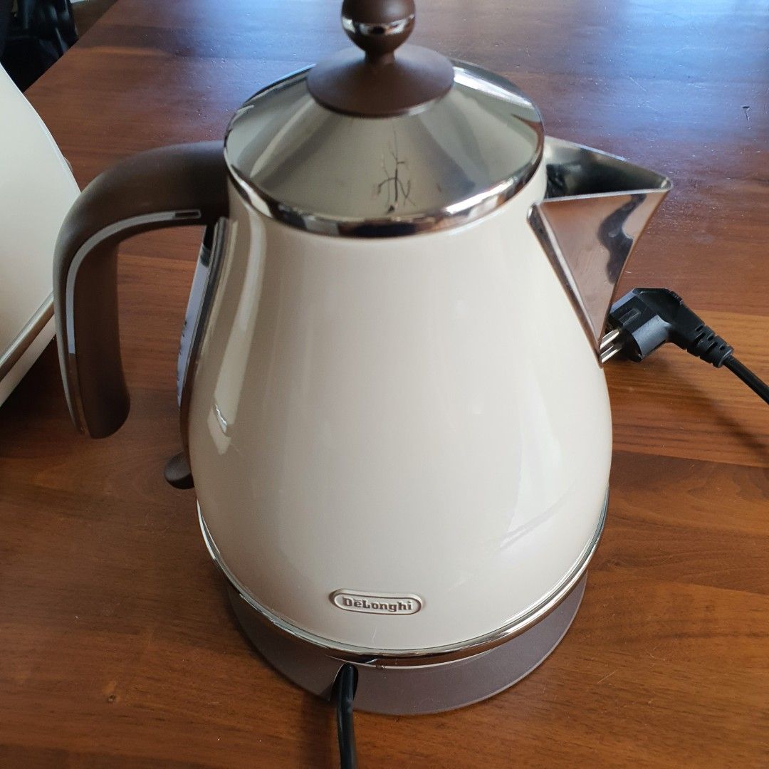 Delonghi kettle, TV & Home Appliances, Kitchen Appliances, Kettles ...