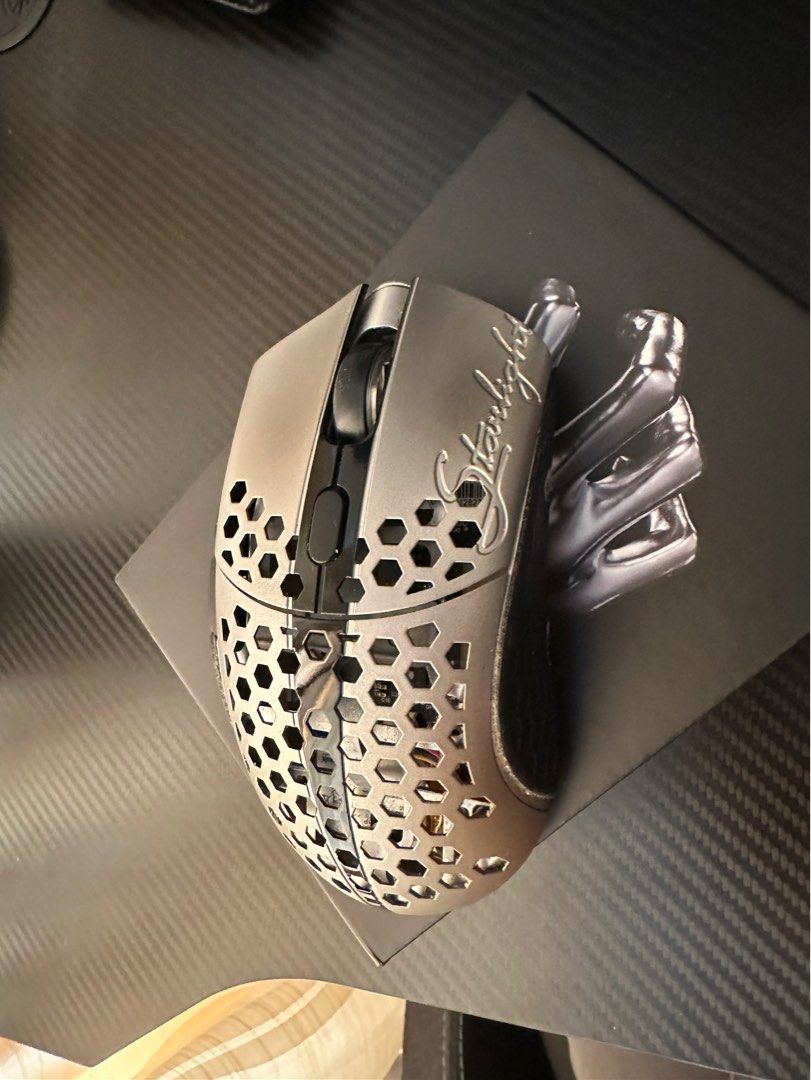 Finalmouse Starlight Pro TenZ Medium, Computers & Tech, Parts ...