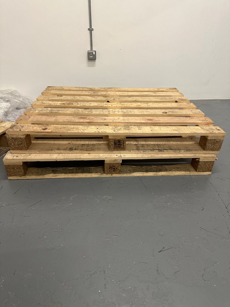 Free pallets, Furniture & Home Living, Furniture, Other Home Furniture ...