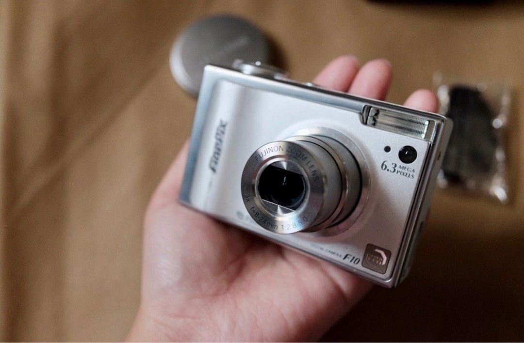 Fujifilm Finepix F10 Digital Camera, Photography, Cameras on Carousell