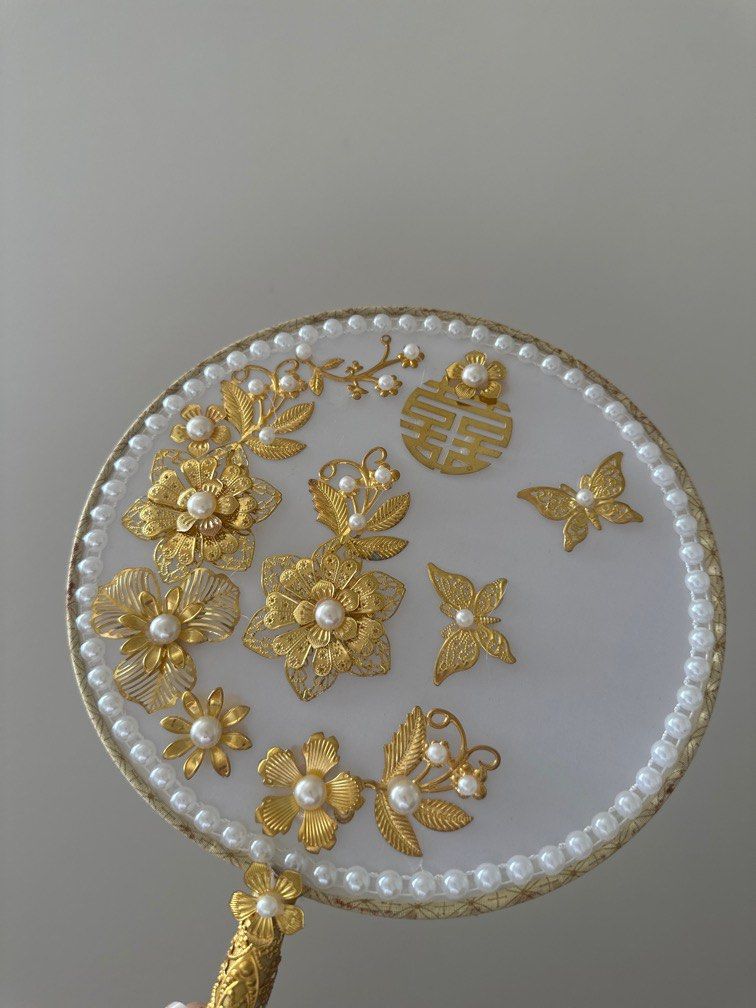 Gold pearl handheld fan prop wedding, Everything Else on Carousell
