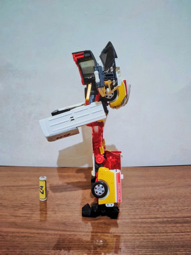 Hello Carbot DANDY RESCUE Hyundai Starex Ambulance Transformer Robot ...