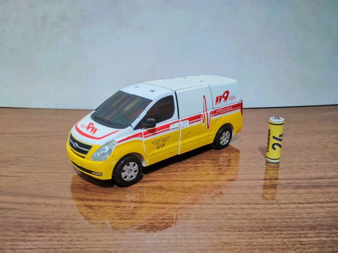Hello Carbot DANDY RESCUE Hyundai Starex Ambulance Transformer Robot ...