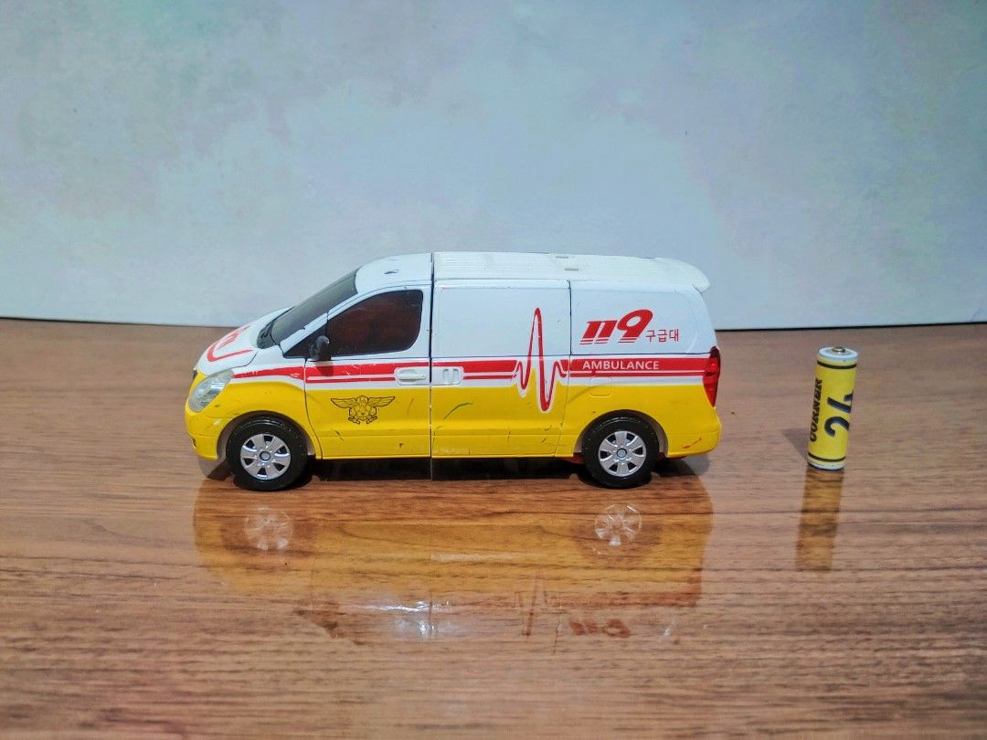 Hello Carbot DANDY RESCUE Hyundai Starex Ambulance Transformer Robot ...