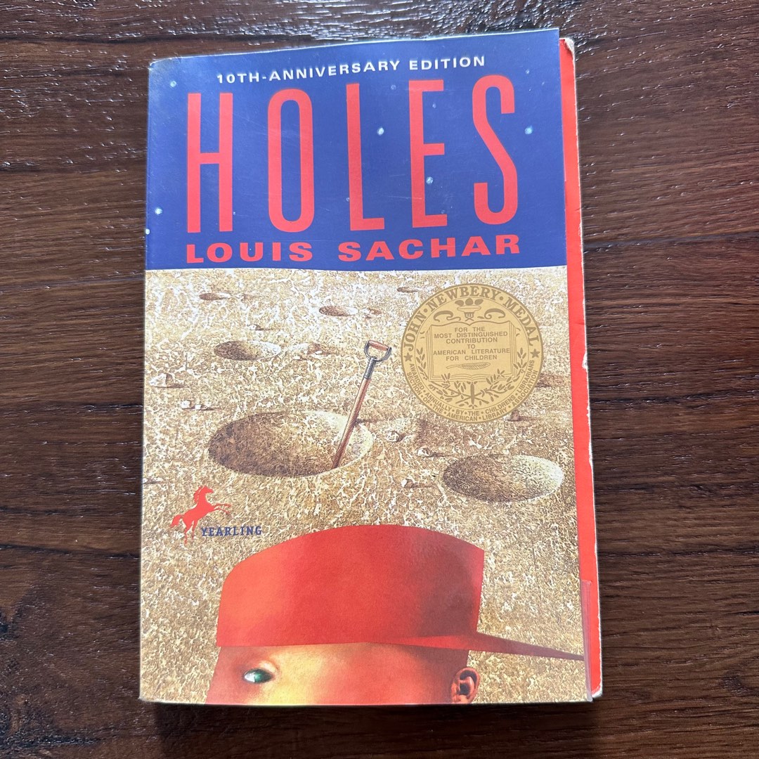 Holes by Louis Sachar, Hobbies & Toys, Books & Magazines, Fiction & Non ...