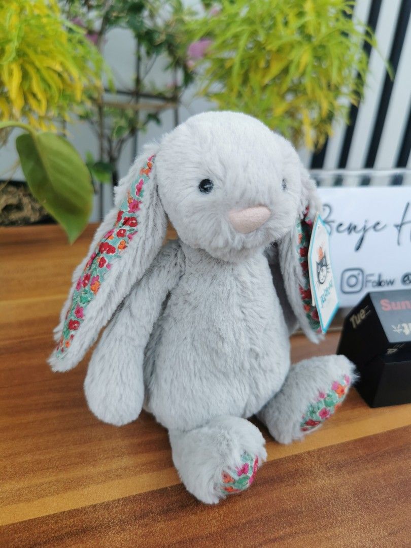 Jellycat Small Silver Blossom Bunny Old Generation, Hobbies & Toys ...