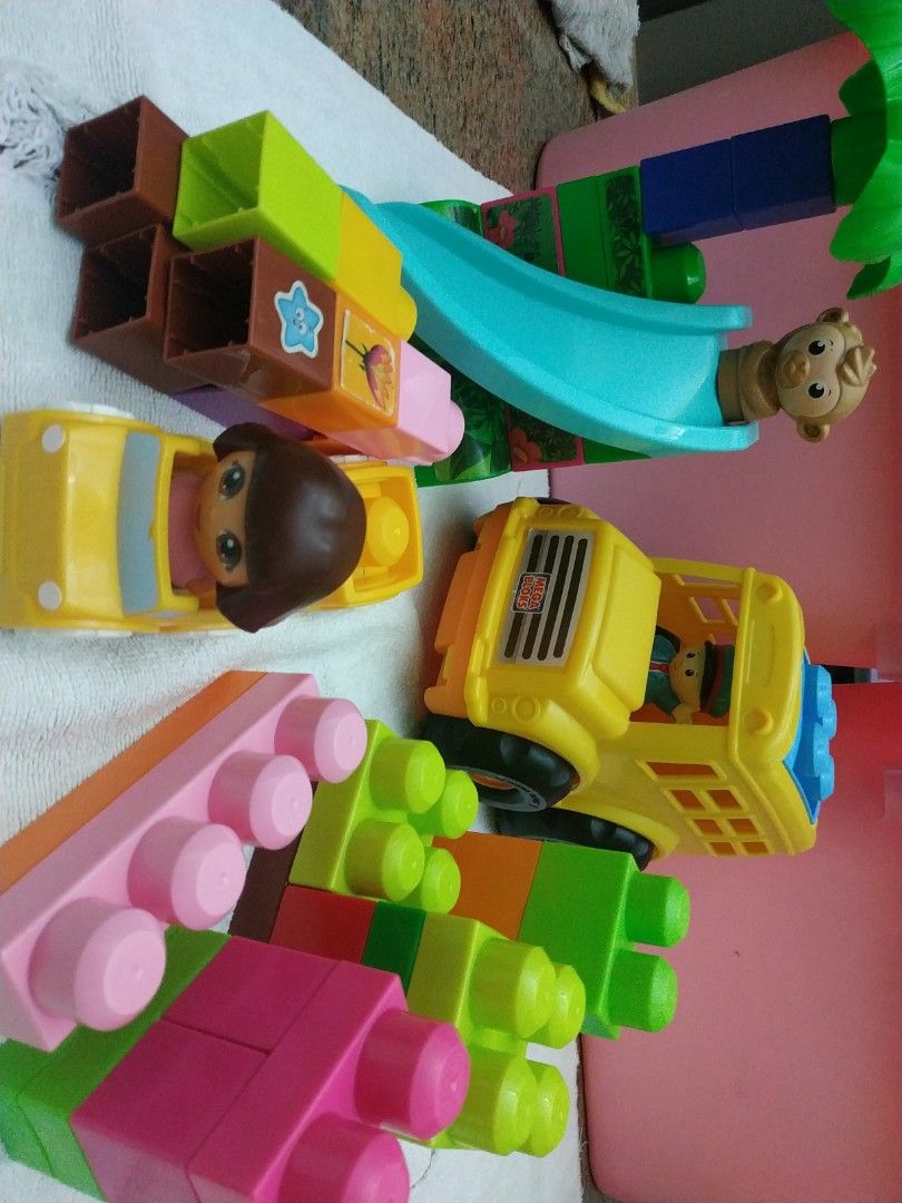 Kids toys- original Mega Blocks Dora slide + bus set, Babies & Kids ...