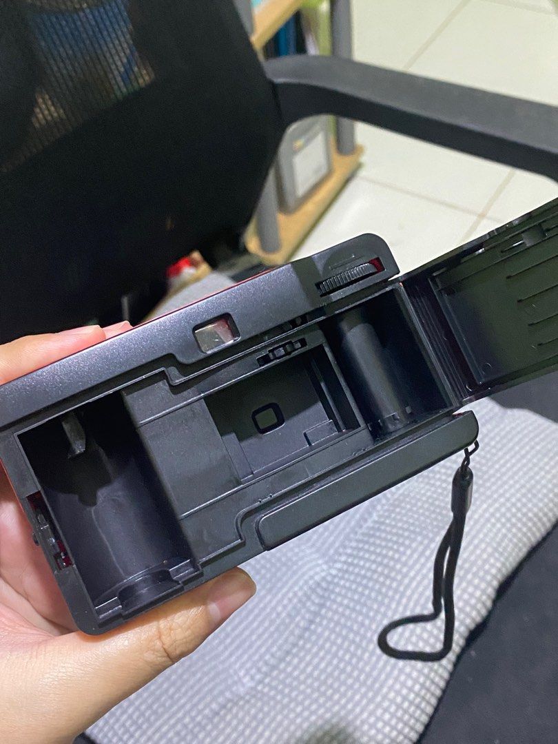 Kodak M38 Film Camera in Red, Photography, Cameras on Carousell