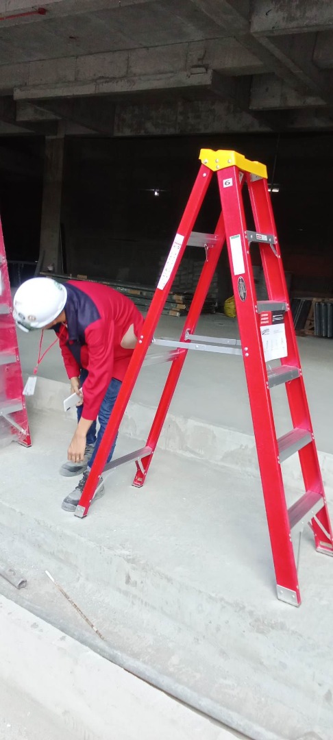 ladder step a type, Commercial & Industrial, Construction & Building ...