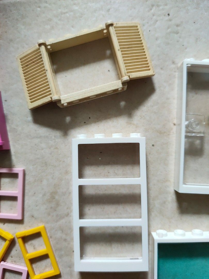 Lego doors and windows. $1.50, Hobbies & Toys, Toys & Games on Carousell