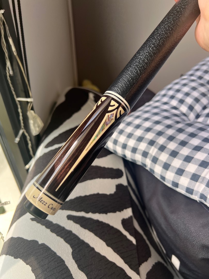 Mezz AXI 608 pool cue, Sports Equipment, Sports & Games, Billiards ...
