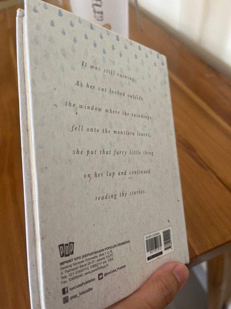 Naela Ali, Rain Chudori, Buku & Alat Tulis, Buku di Carousell