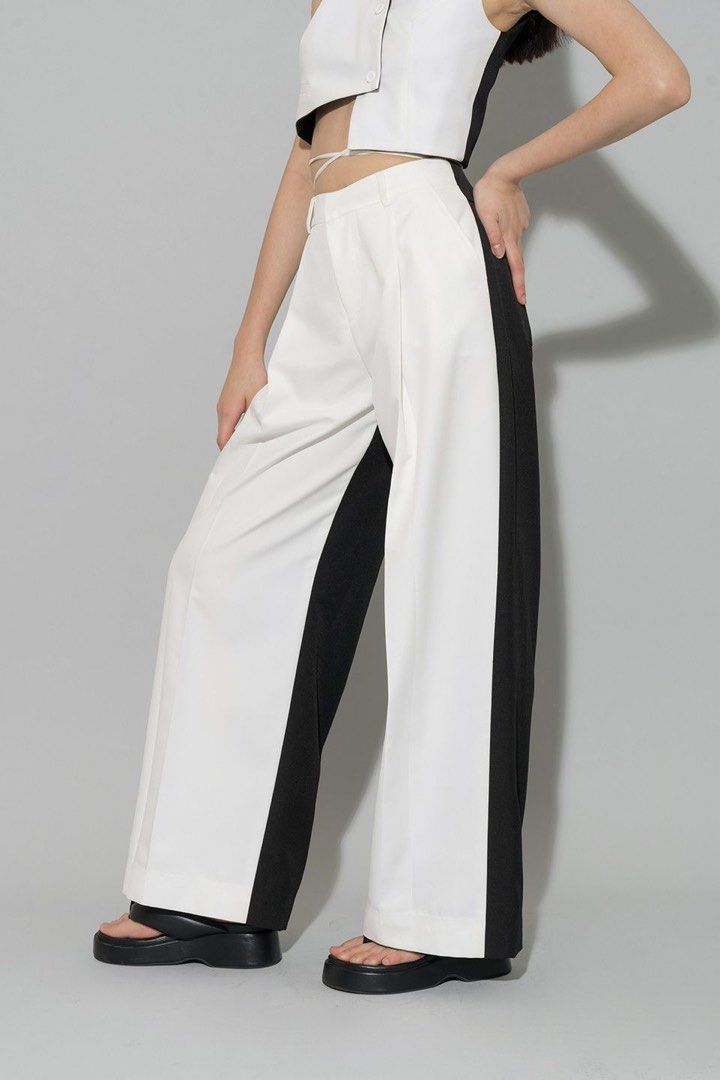 (NEW) Claude Official - EVRD ZIRU PANTS White Black, Fesyen Wanita ...
