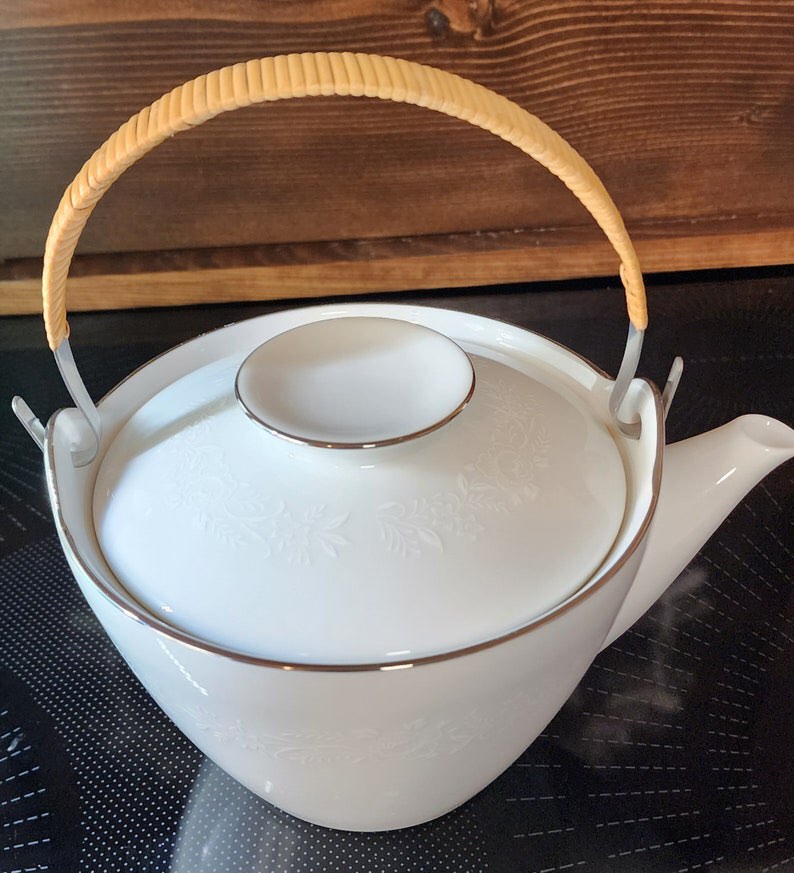 Noritake Vintage teapot Reina Made in Japan rare, Furniture & Home ...