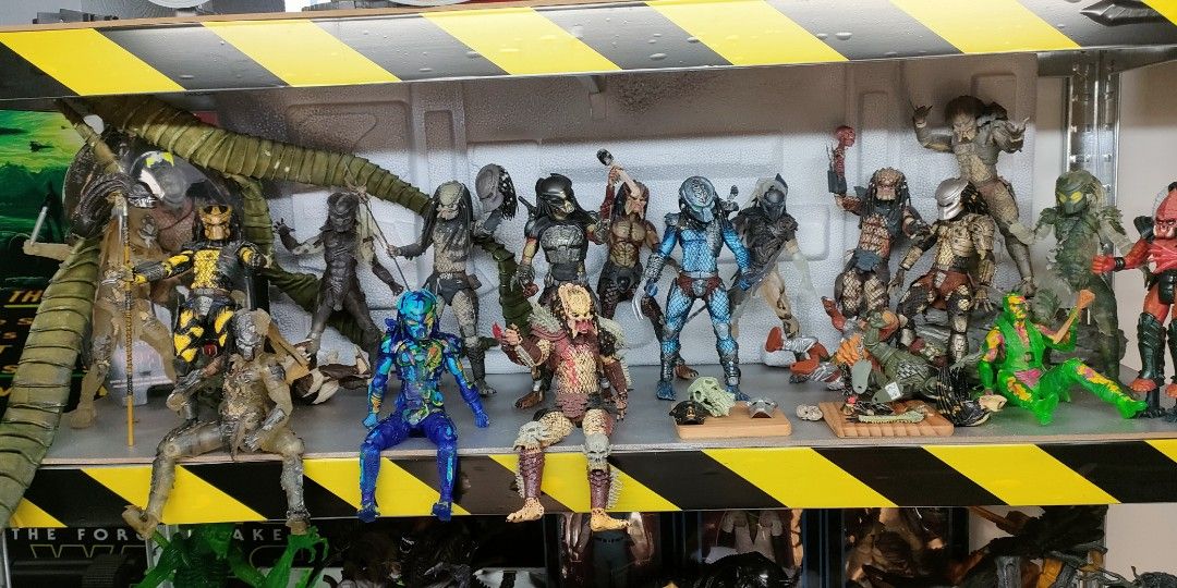 PREDATOR AND ALIENS an instant collection, Hobbies & Toys, Toys & Games ...
