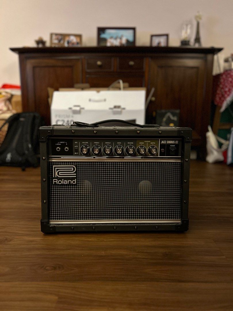 Roland Jazz Chorus 22 / JC 22 amp, Hobbies & Toys, Music & Media, Music ...