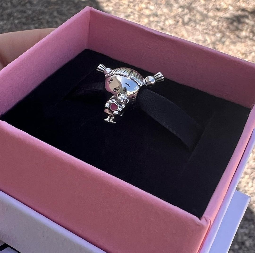 SALE PANDORA LITTLE GIRL, Women's Fashion, Jewelry & Organizers, Charms ...