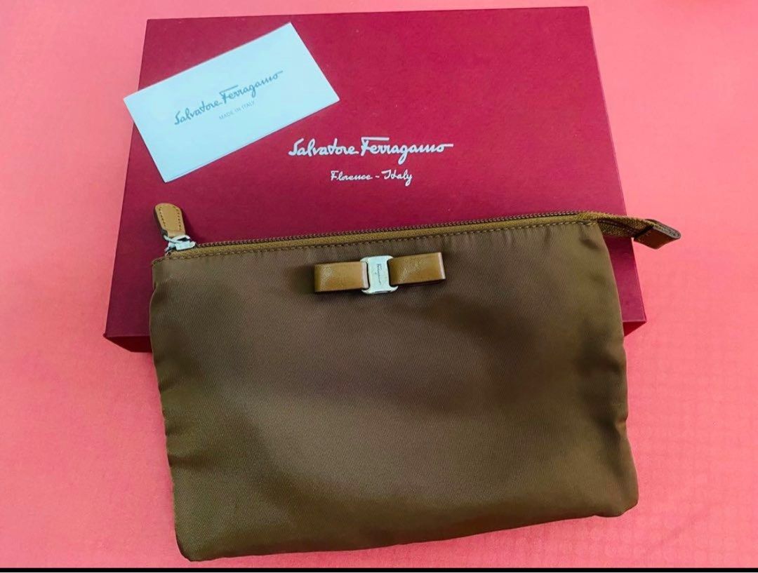 Original Salvatore Ferragamo Pouch, Women's Fashion, Bags & Wallets ...