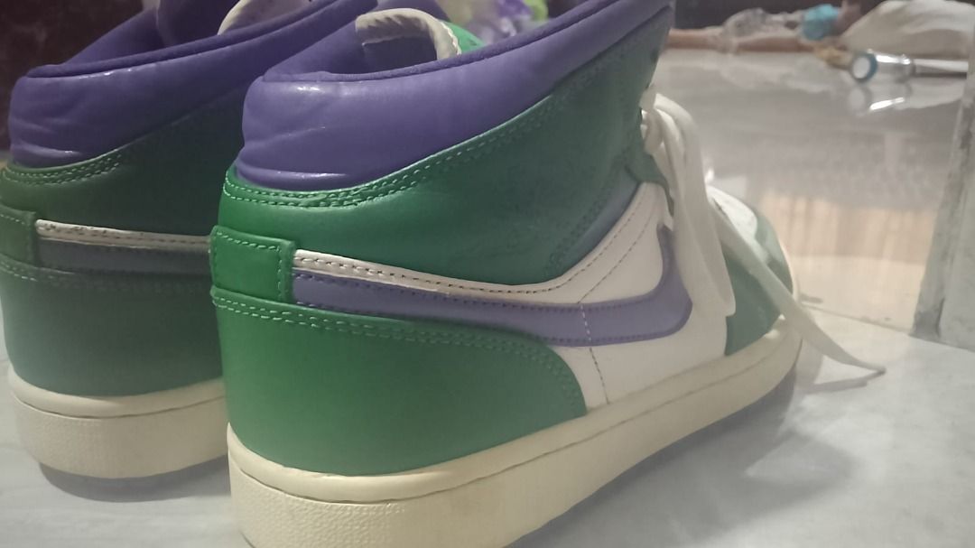 Sepatu Nike Air Jordan 1 Retro mid Hijau Ungu, Fesyen Pria, Sepatu ...
