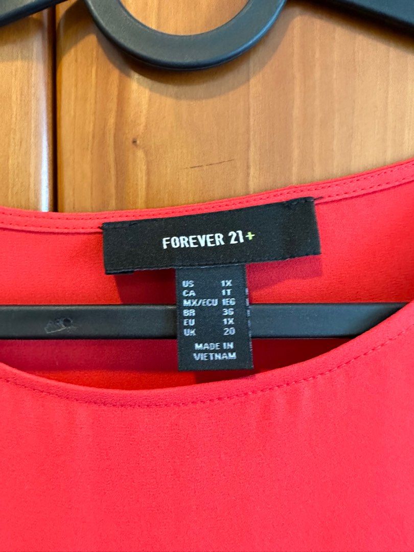 Sexy formal red top, Women's Fashion, Tops, Sleeveless on Carousell