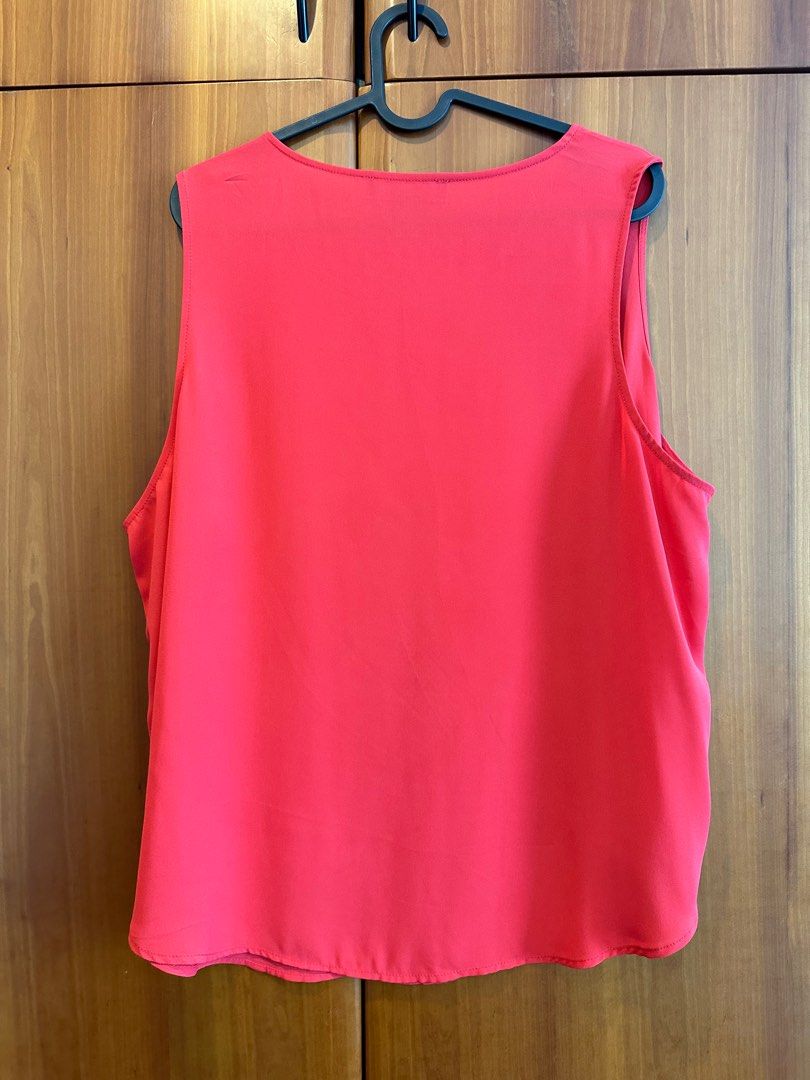 Sexy formal red top, Women's Fashion, Tops, Sleeveless on Carousell