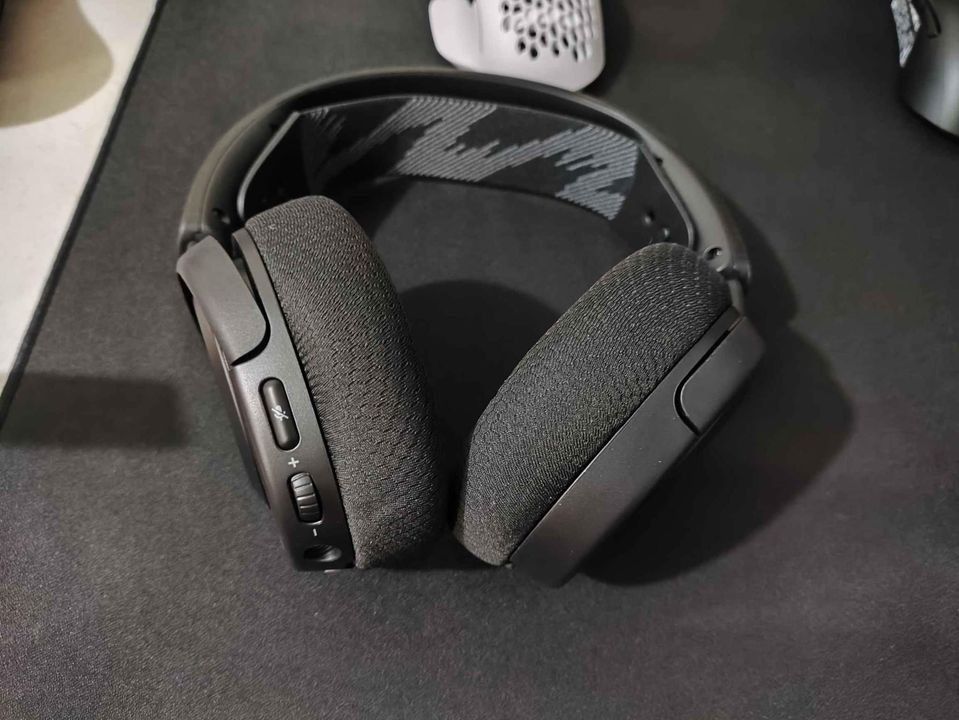 Steelseries Arctis Nova 1 Wired and Glorious Model I, Audio, Headphones ...