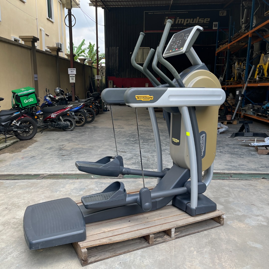 Technogym Elliptical Crosstrainer Vario Used, Sports Equipment, Other ...