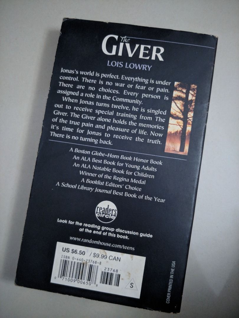 The Giver | Lois Lowry, Hobbies & Toys, Books & Magazines, Fiction ...