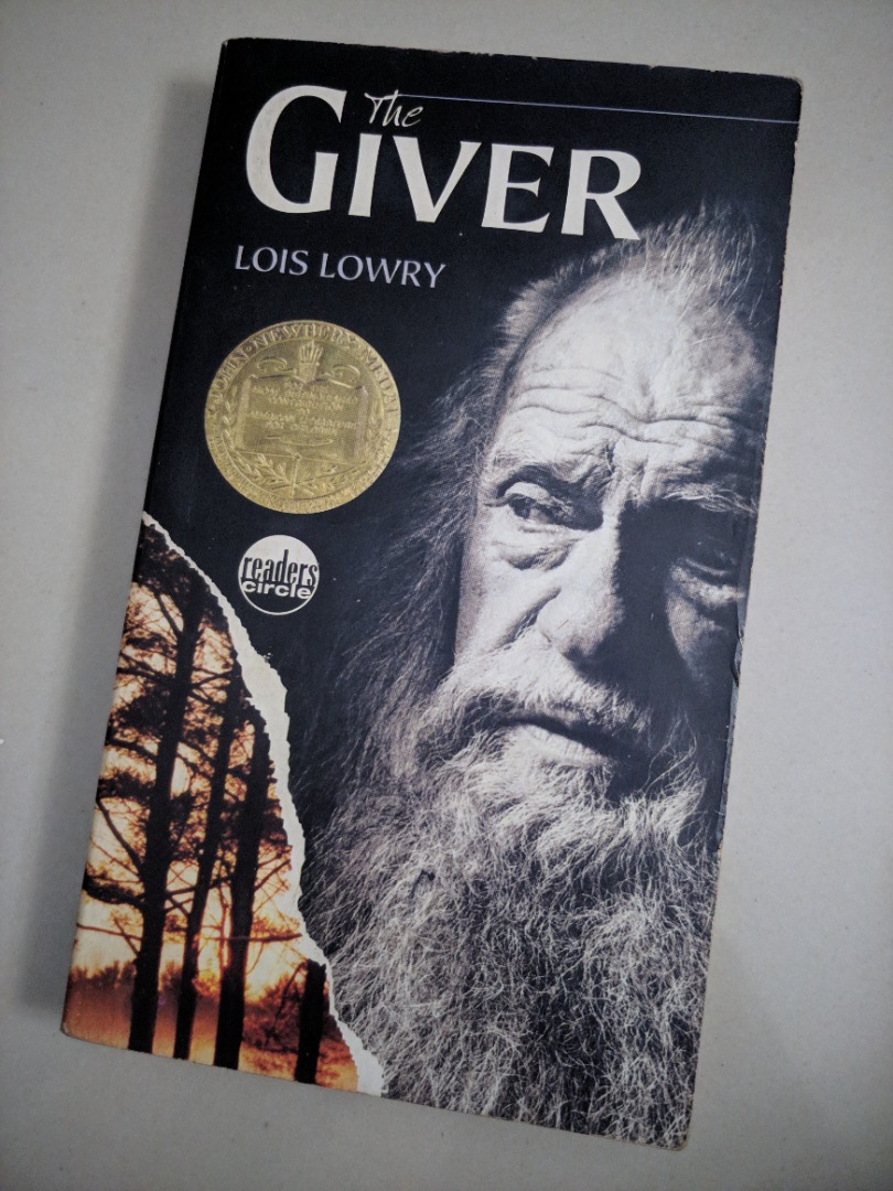 The Giver | Lois Lowry, Hobbies & Toys, Books & Magazines, Fiction ...