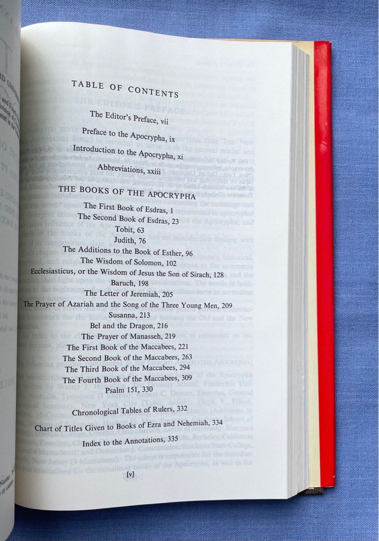The New Oxford Annotated Bible with Apocrypha An Ecumenical Study Bible ...