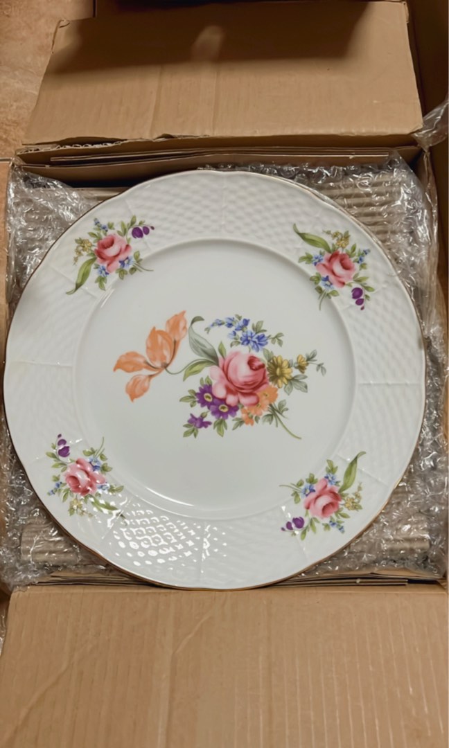 THUN BRAND Plates Flat, Furniture & Home Living, Kitchenware ...