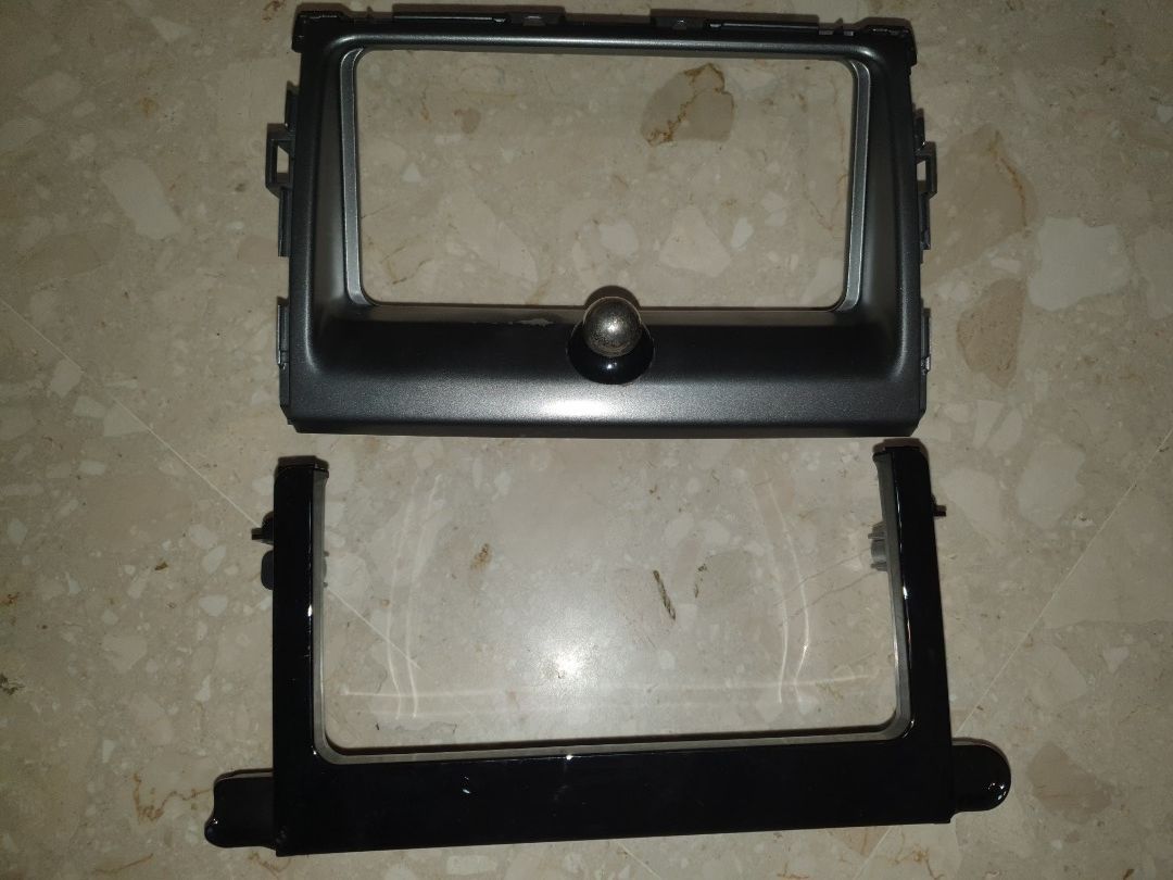 Toyota audio head unit bracket + old head unit, Car Accessories ...