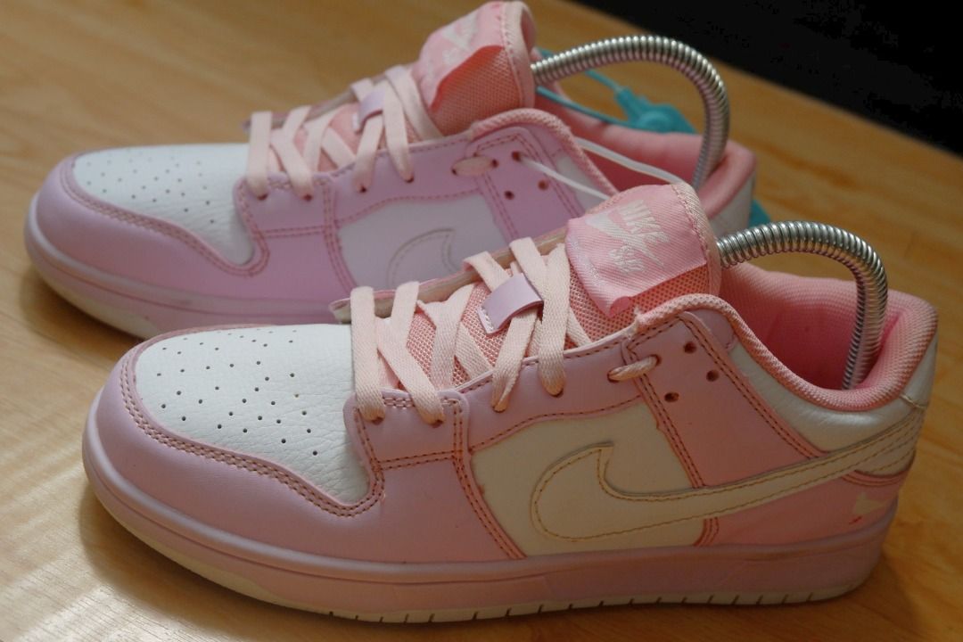 Triple Pink Dunk Low, Women's Fashion, Footwear, Sneakers on Carousell