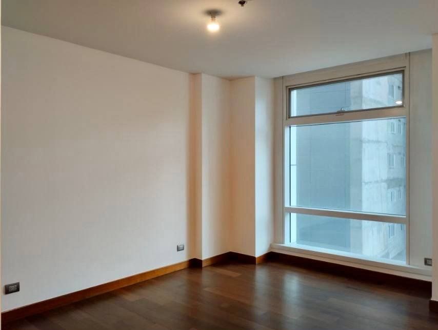 🔆Two Roxas Triangle | Low floor “A” unit For Sale, Property, For Sale ...