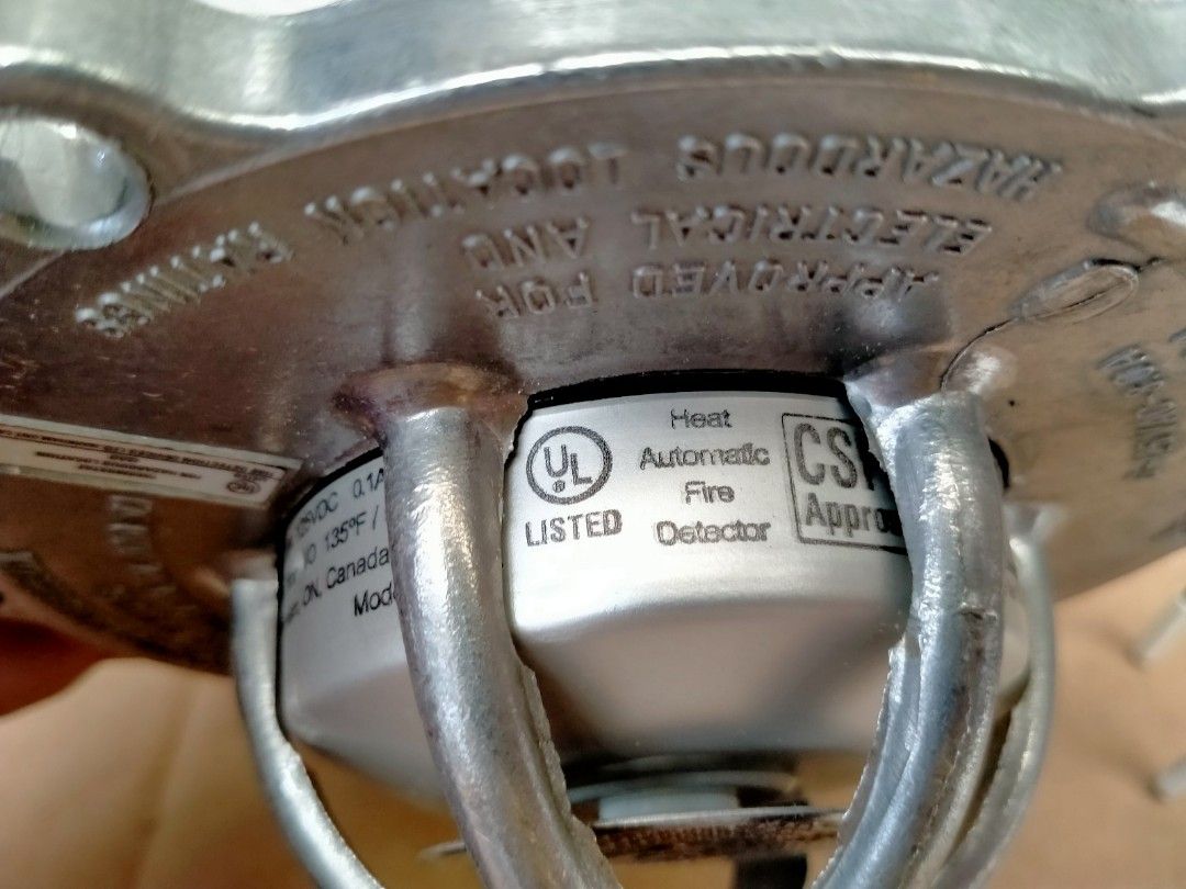 UL listed Explosion Proof Fire Alarm Heat Detector, 135 degrees F fixed ...